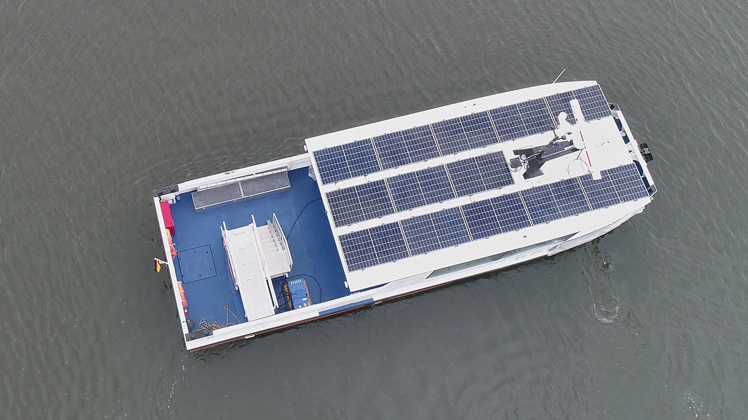 Solarfähre fährt mit Torqeedo-Antrieb übers Haff Schiffe