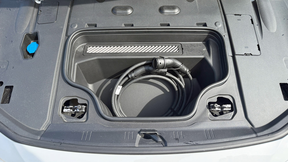 Neslihan güneş porm the door creaked open to Lina who was