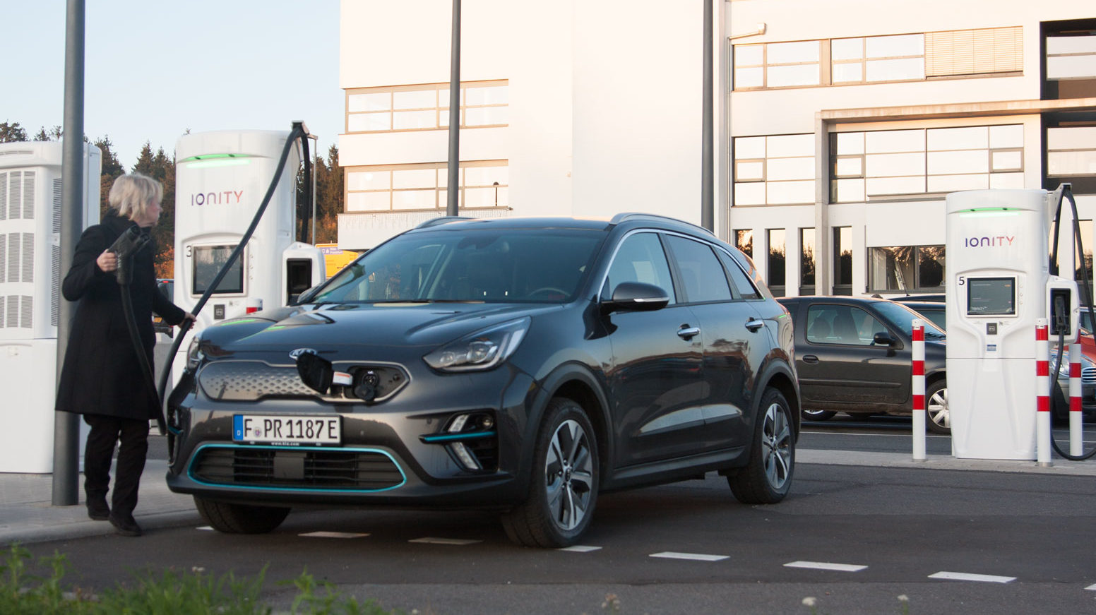 Bremst Corona die Elektromobilität aus? - Edison - Heimat der Generation E