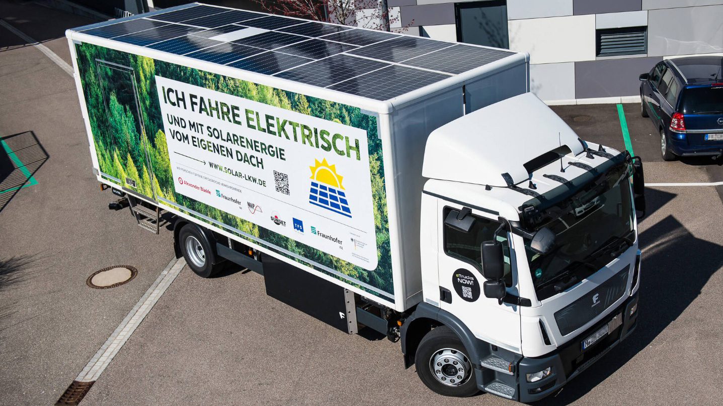Elektro-Laster fährt der Sonne hinterher Solarenergie
