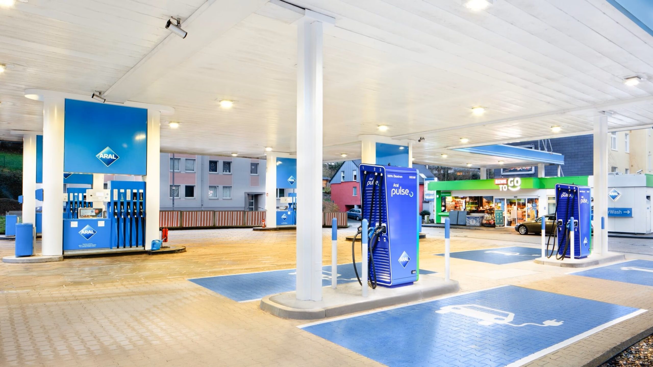 "Wir glauben fest an die Zukunft der Tankstelle" - Laden