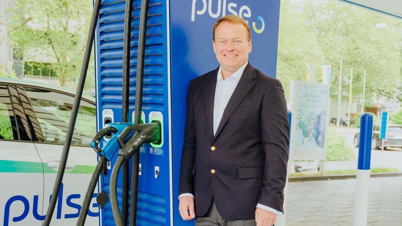 "Wir glauben fest an die Zukunft der Tankstelle" - Laden